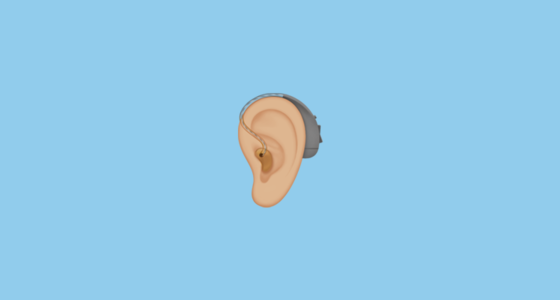 🦻🏼 Ear with Hearing Aid: Medium-Light Skin Tone Emoji on Apple iOS 13.3
