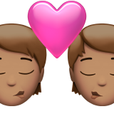 💏🏽 Kiss: Medium Skin Tone on Apple iOS 18.4
